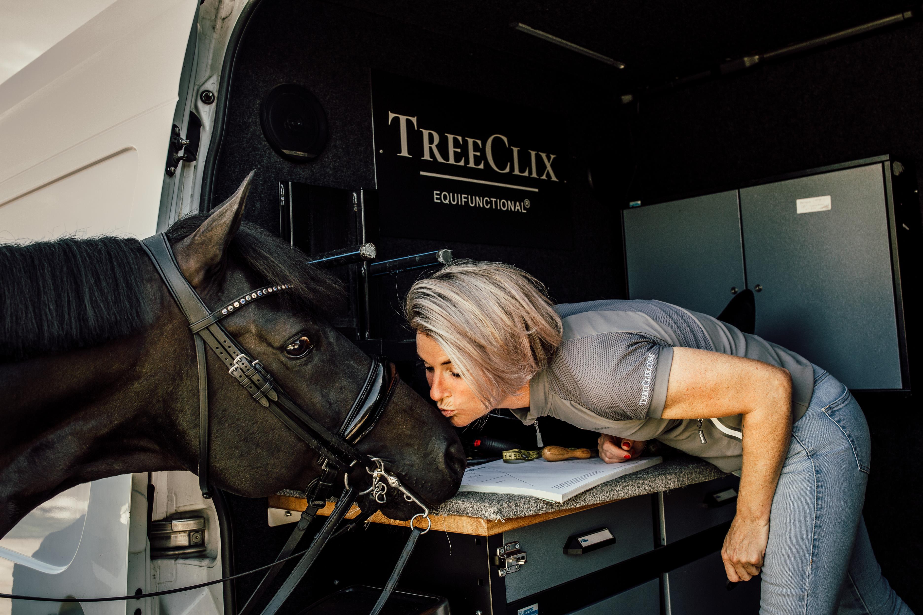 Jolanda van der Leeden | Equine Saddlefitting Specialists